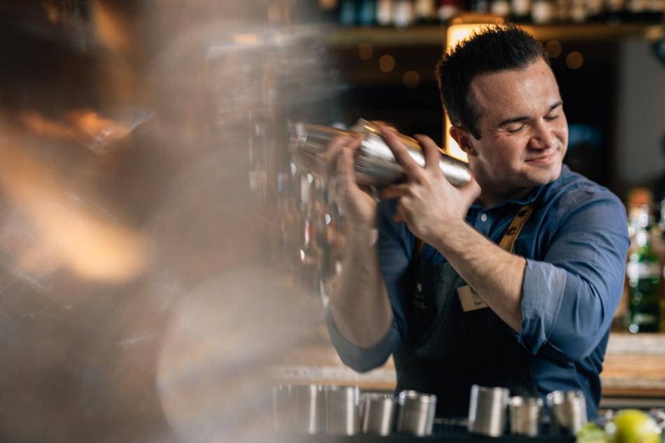 How to Make the Coq & Bull Bramble Cocktail | Clandeboye Lodge Hotel